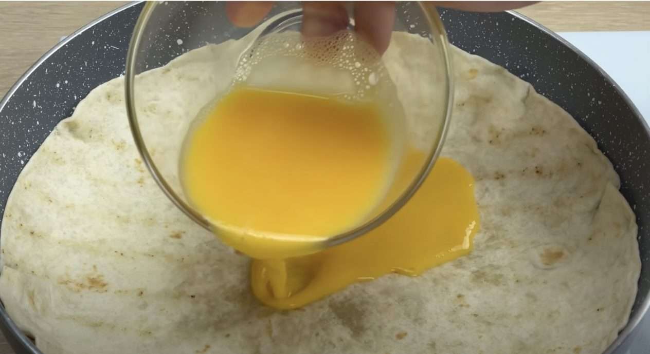 Kaada kananmuna tortillan päälle - yllätyt lopputuloksesta!