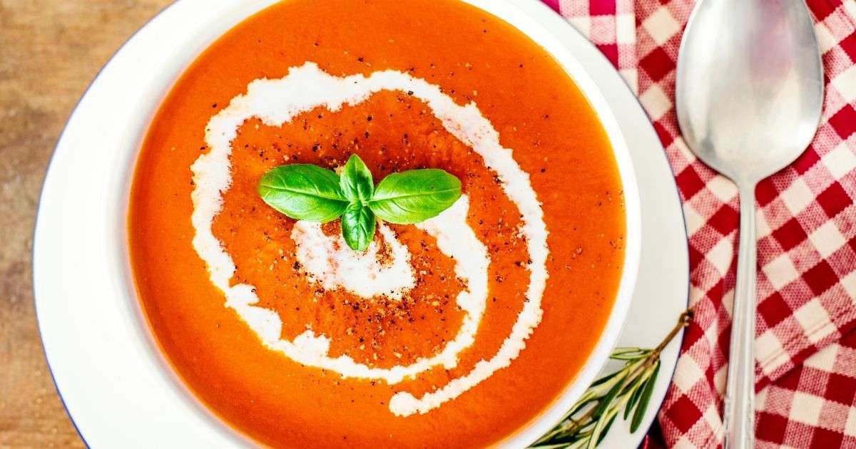 Tämä ehkä yllättäväkin mauste tuo uudenlaista makua tomaattikeittoon