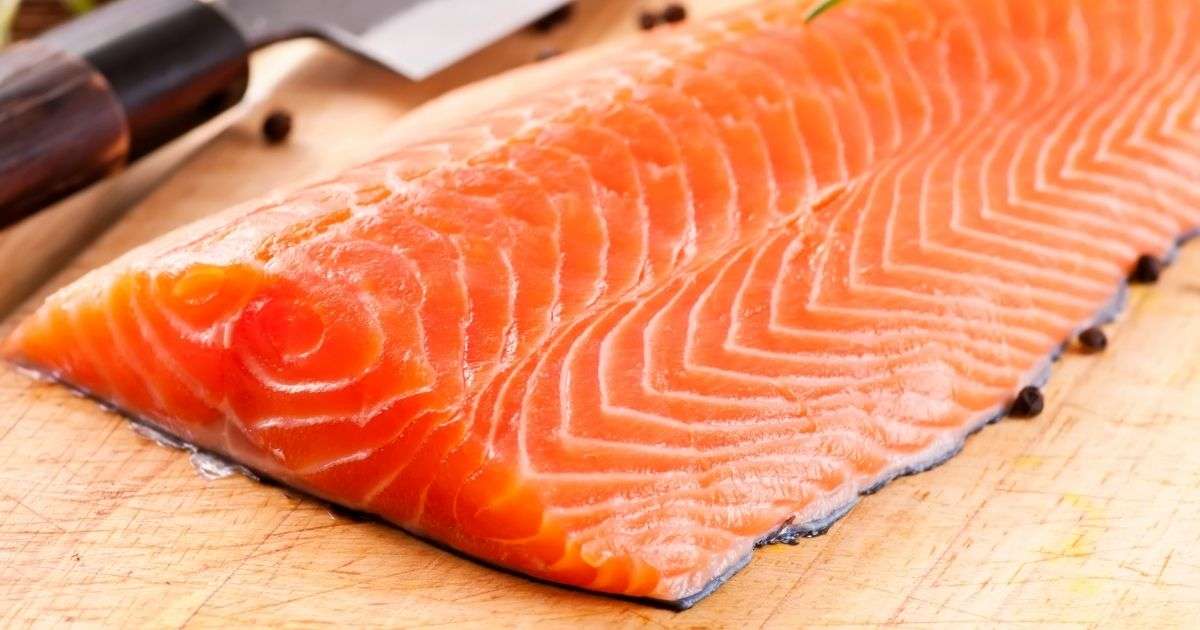 Keittiömestari paljastaa yksinkertaisen niksin, jolla lohesta tulee ...