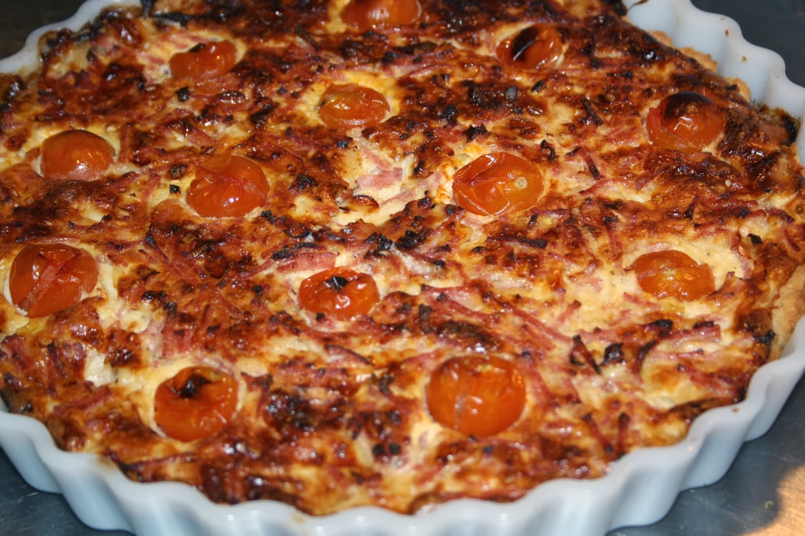 Kevyempi kinkku-raejuustopiirakka