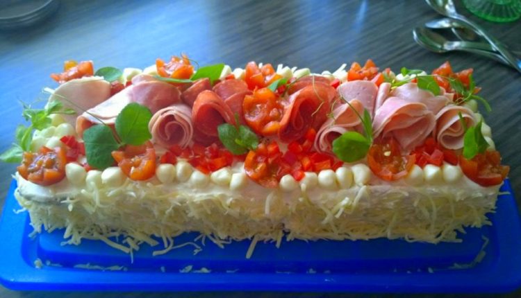 Voileipäkakku ( Kinkku)