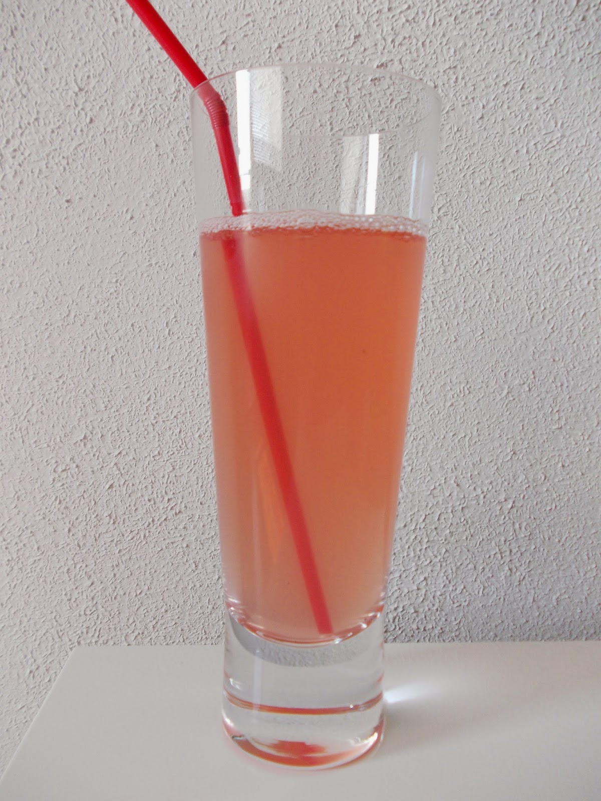 Raikas vanilja-raparperimehu