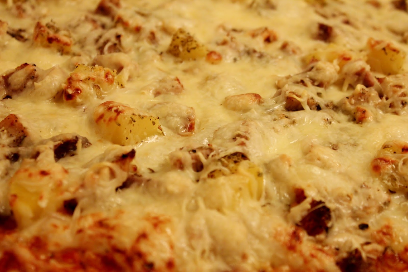 Kinkku-ananaspizza eli Pizza Tropicana