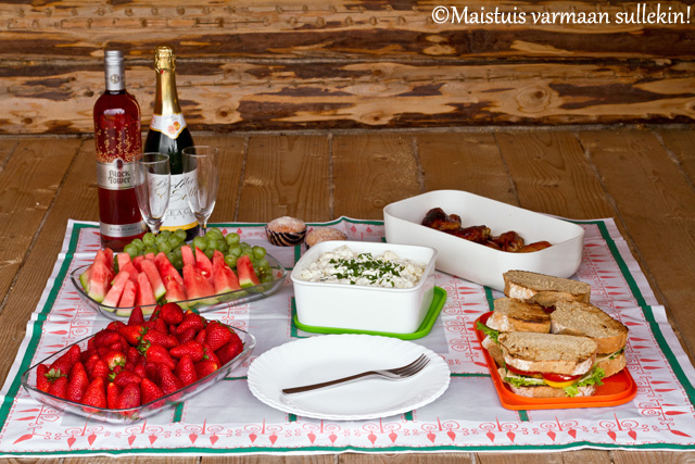 Vappupäivän piknik laavulla