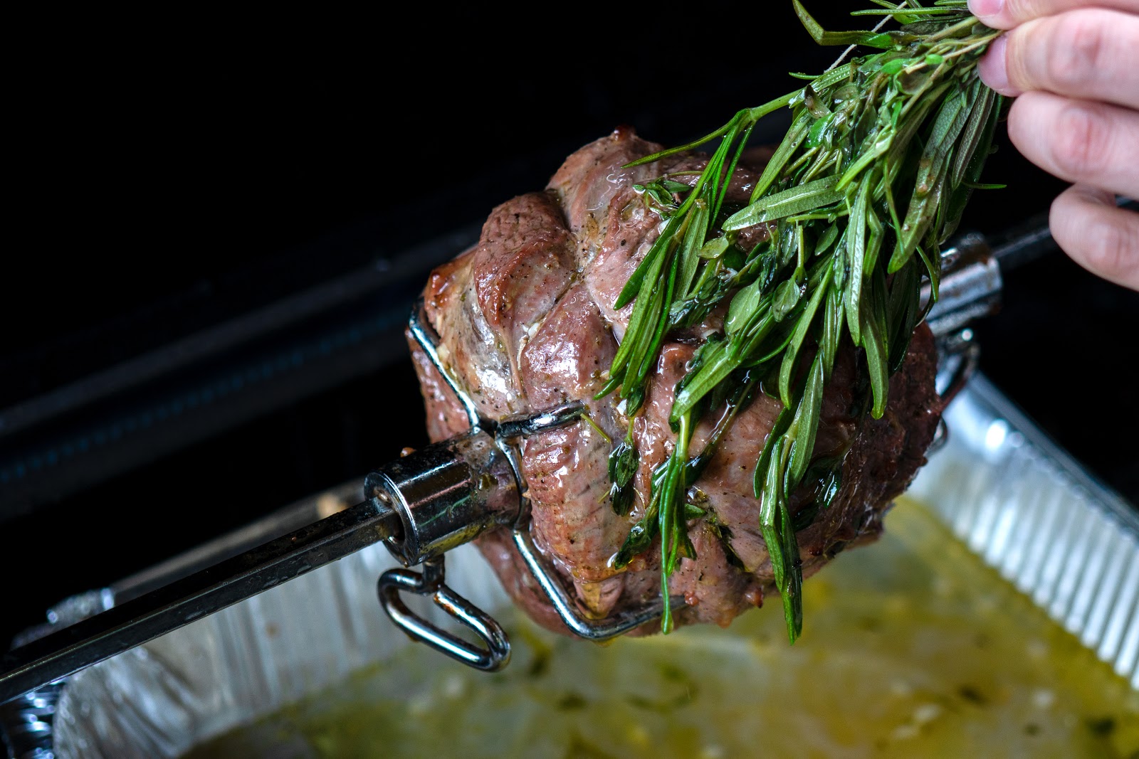 Karitsa-rotisserie ja uuden sadon perunamuusi