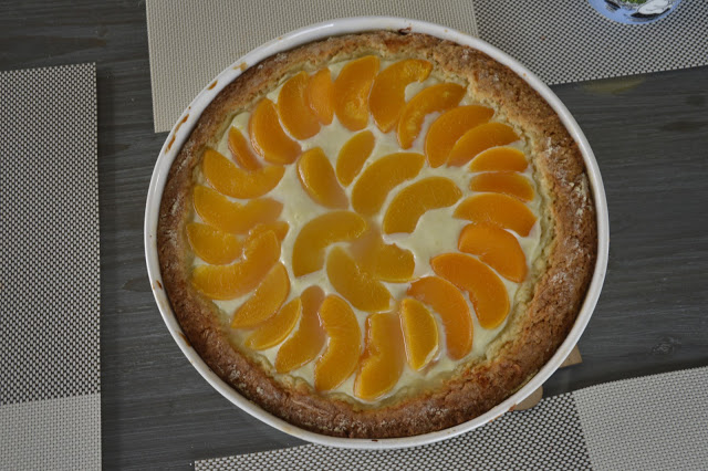 Persikka-rahkapiirakka