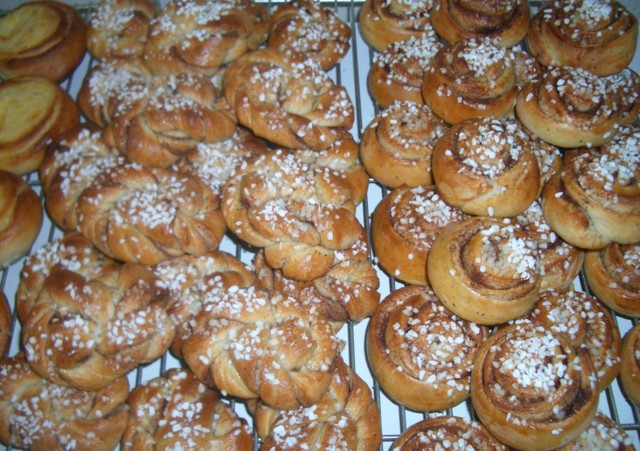 Kaneli- ja dallaspullia